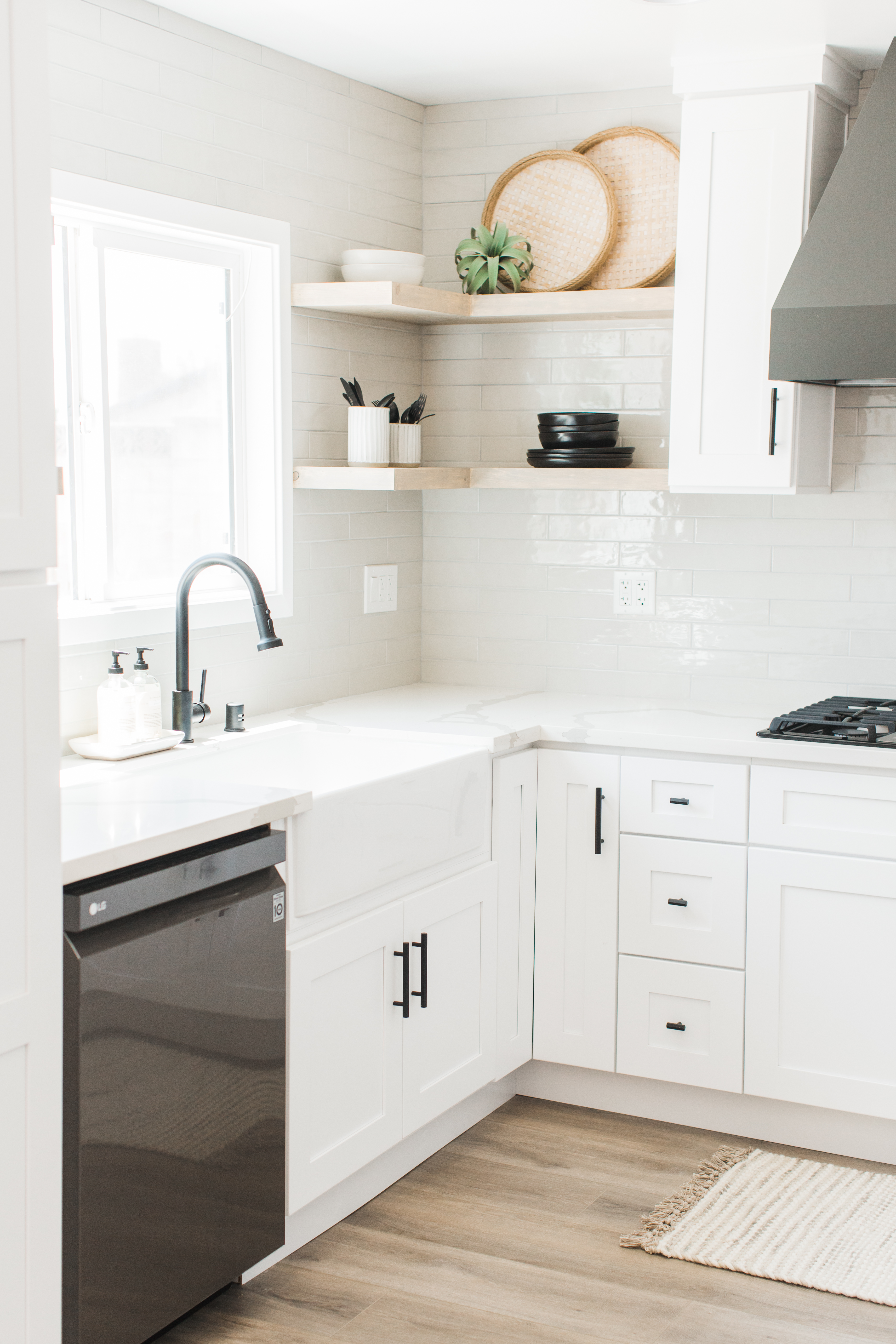 Getting a Pinterest Worthy Styled Kitchen - rebeccarollinsinteriors.com