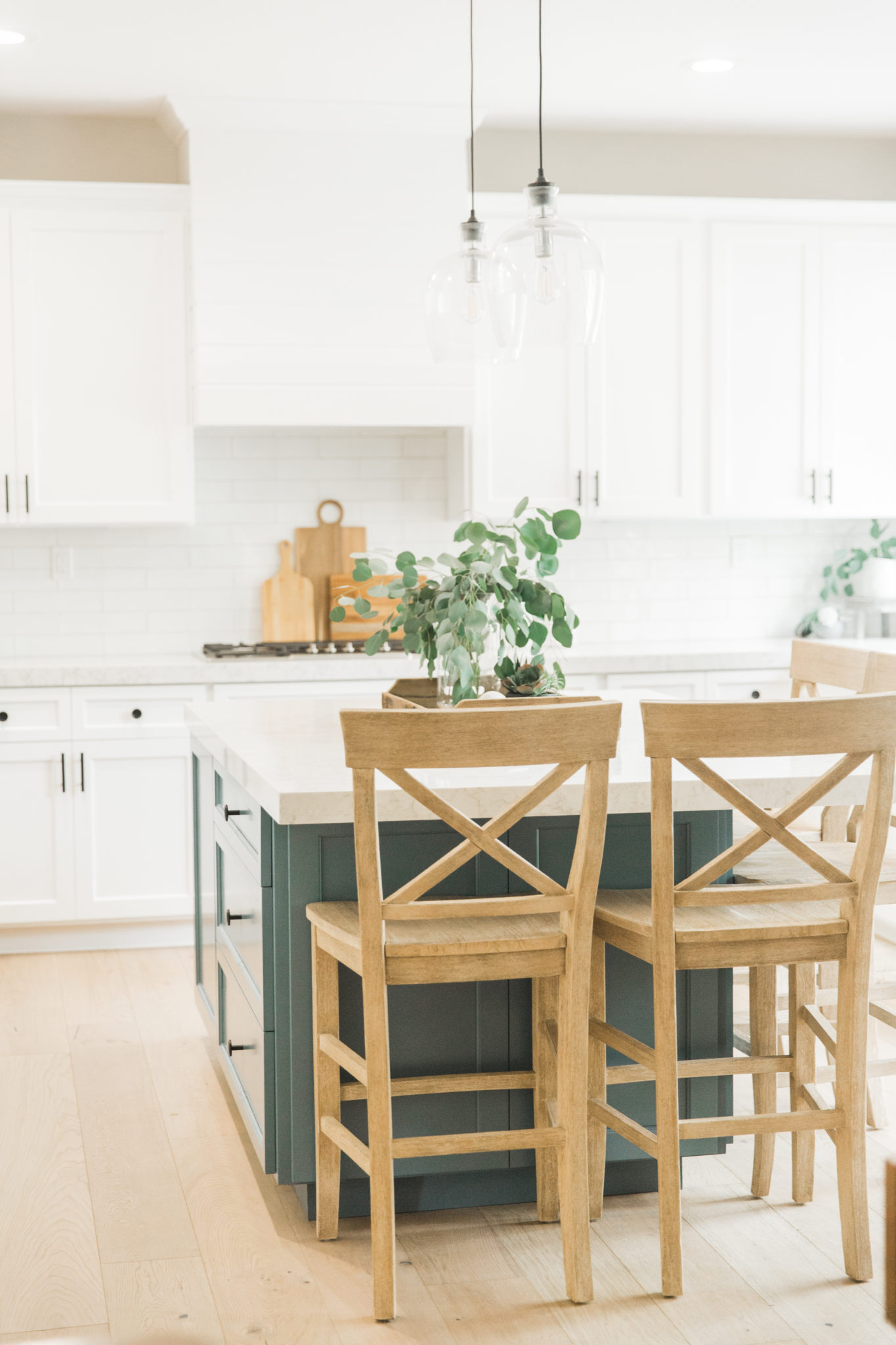 Getting a Pinterest Worthy Styled Kitchen - rebeccarollinsinteriors.com